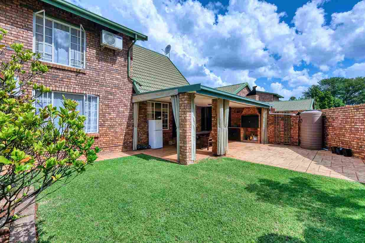 Suburban brick Color Palette, Combinations & Schemes | Octet Design Labs