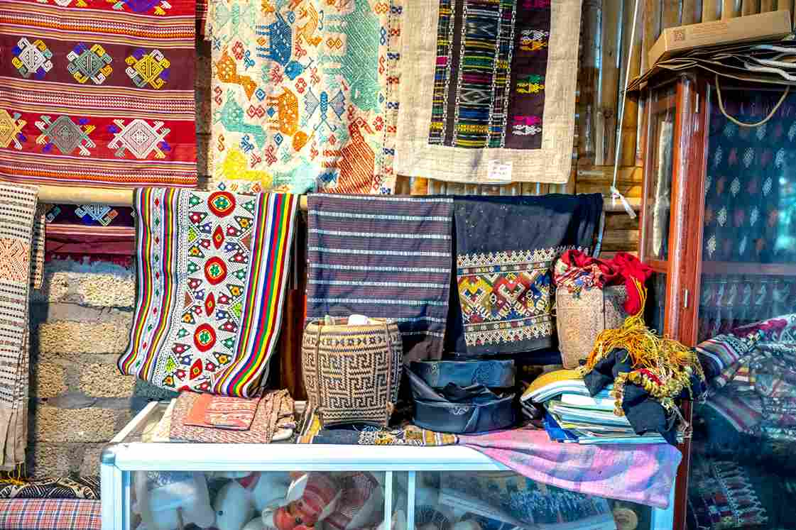 Vibrant Traditional Color Palette, Combinations & Schemes | Octet ...