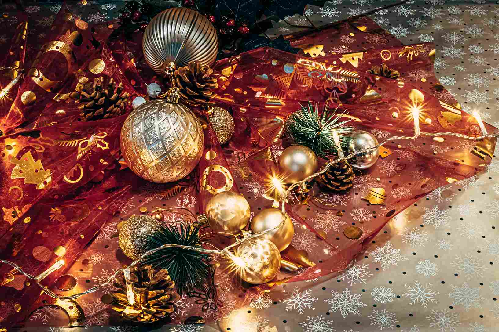 Festive Christmas Color Palette, Combinations & Schemes | Octet Design Labs